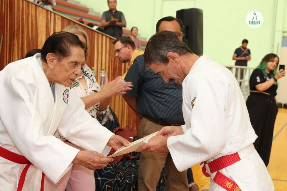 Emotivo Torneo de Judo “Prof. Mario Peralta”, donde se le entregó el ...